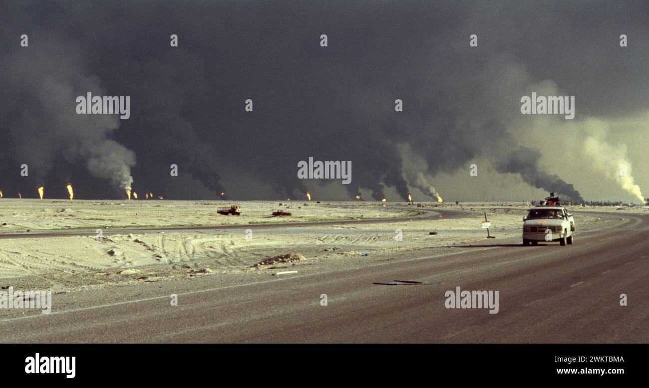 First Gulf War: 17th March 1991 Burning oil wells, set on fire by ...
