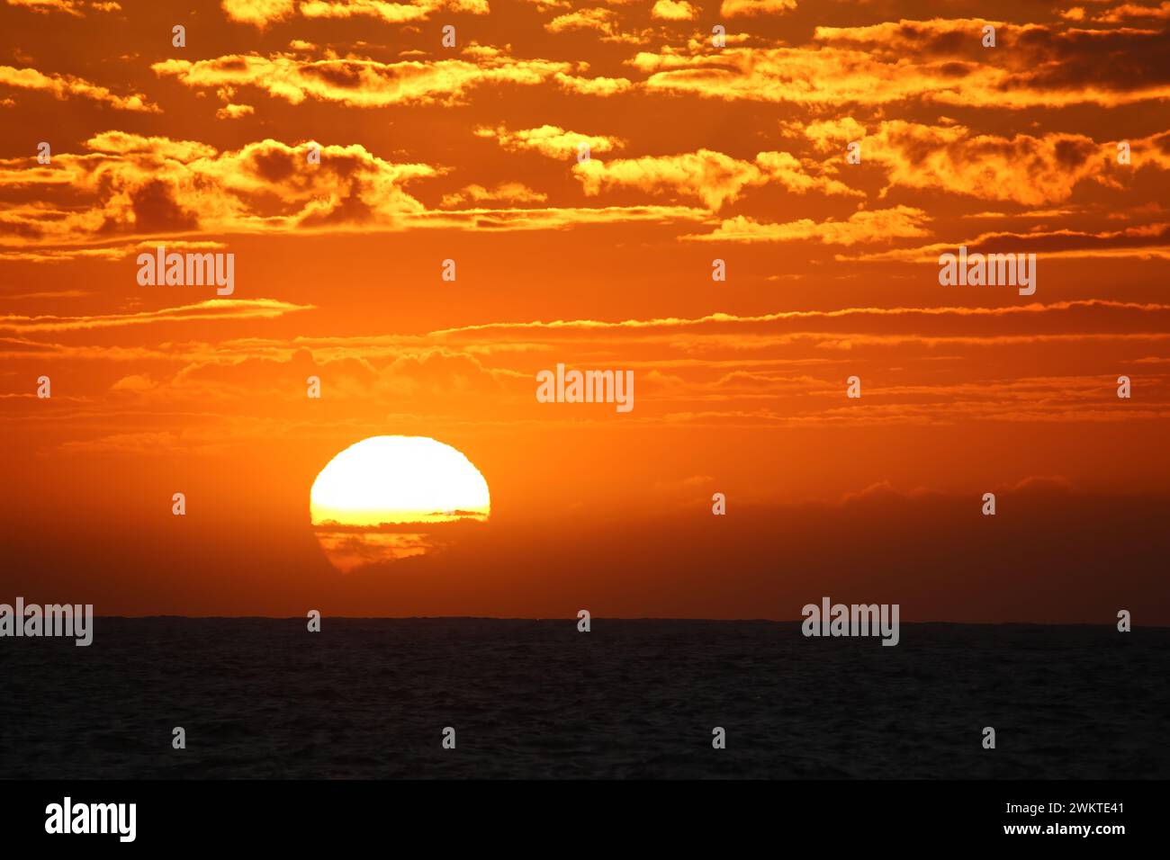 Big island sunset hi-res stock photography and images - Alamy