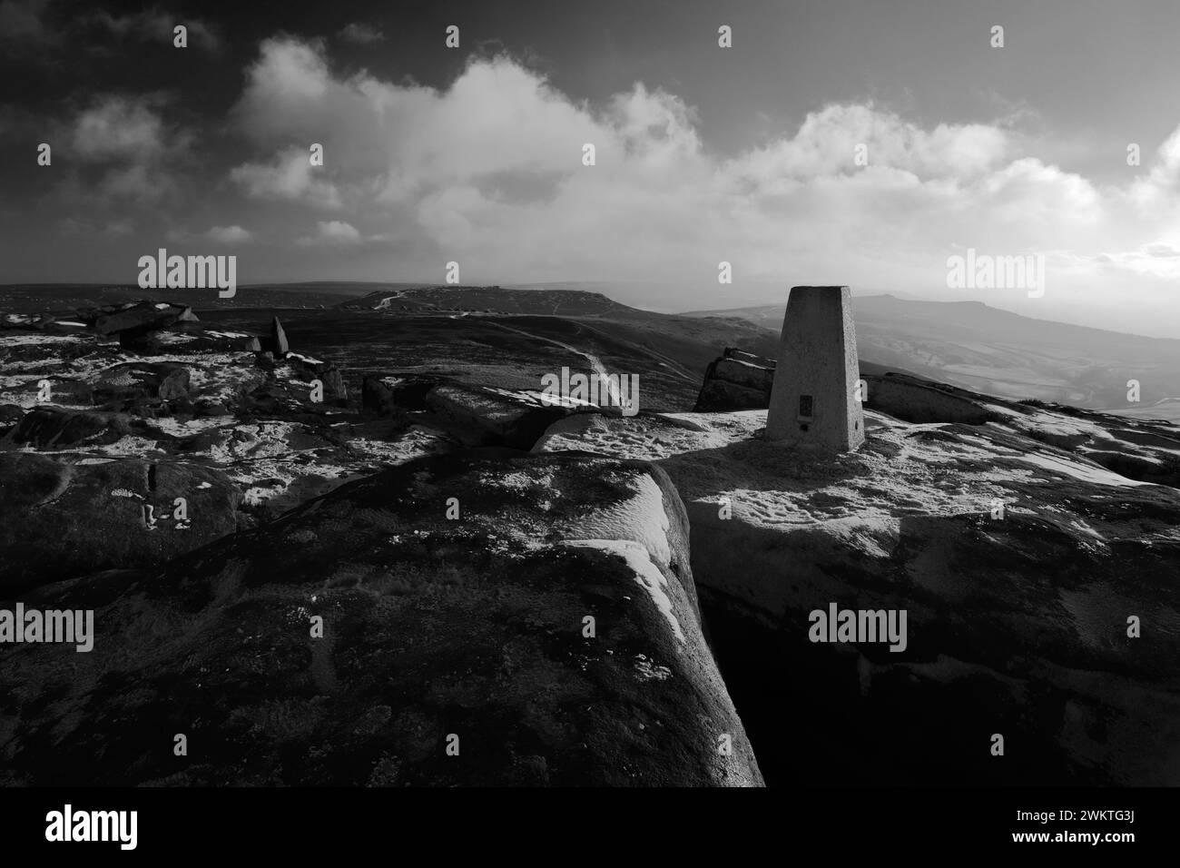 Winter view of Stanage Edge, Derbyshire; Peak District National Park ...
