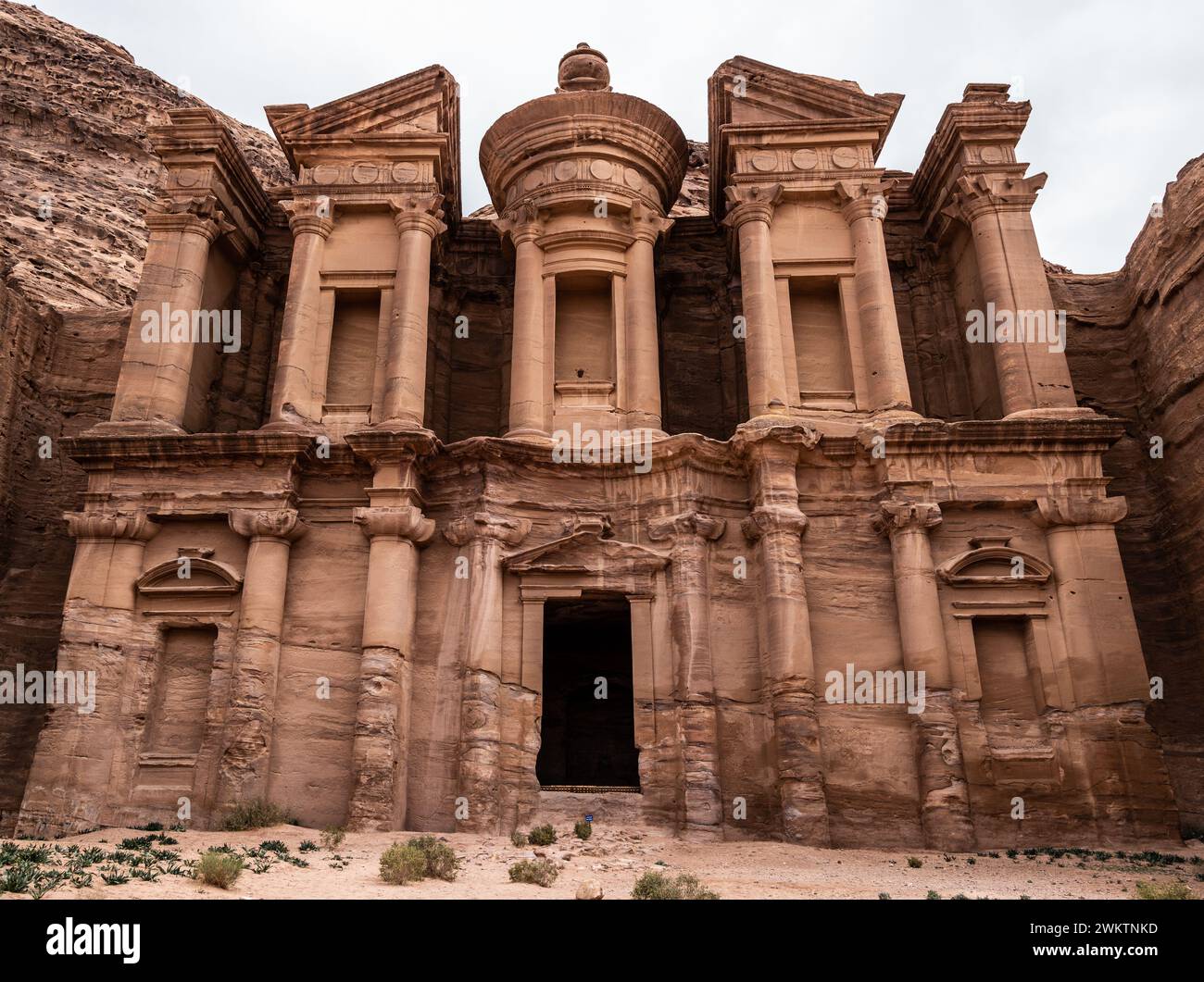Rugged stone structure hi-res stock photography and images - Alamy