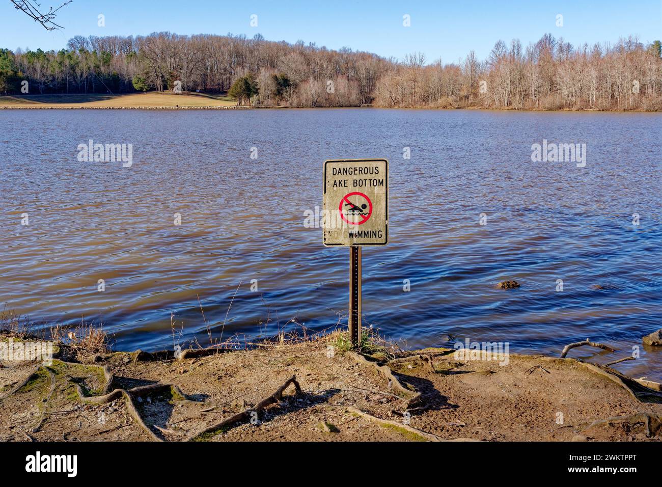 Grungy signage hi-res stock photography and images - Alamy