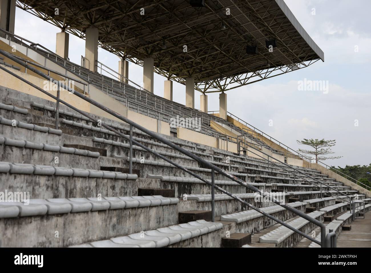 Second largest stadium in sierra leone hi-res stock photography and ...