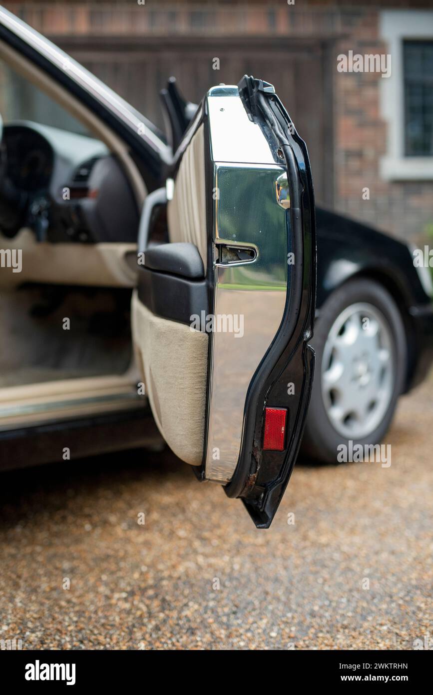 Mercedes w140 hi-res stock photography and images - Alamy