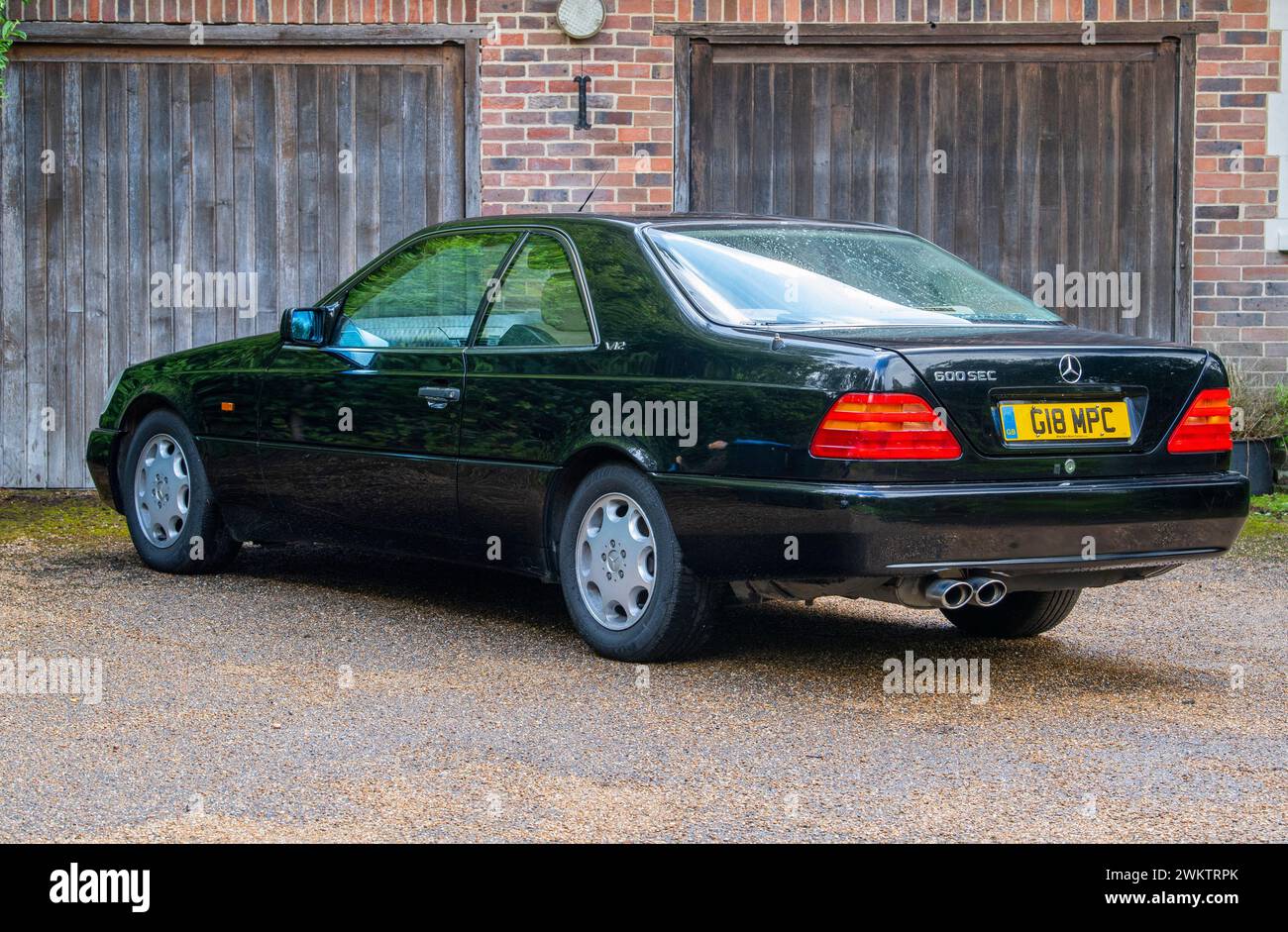 Mercedes benz s class black hi-res stock photography and images - Alamy