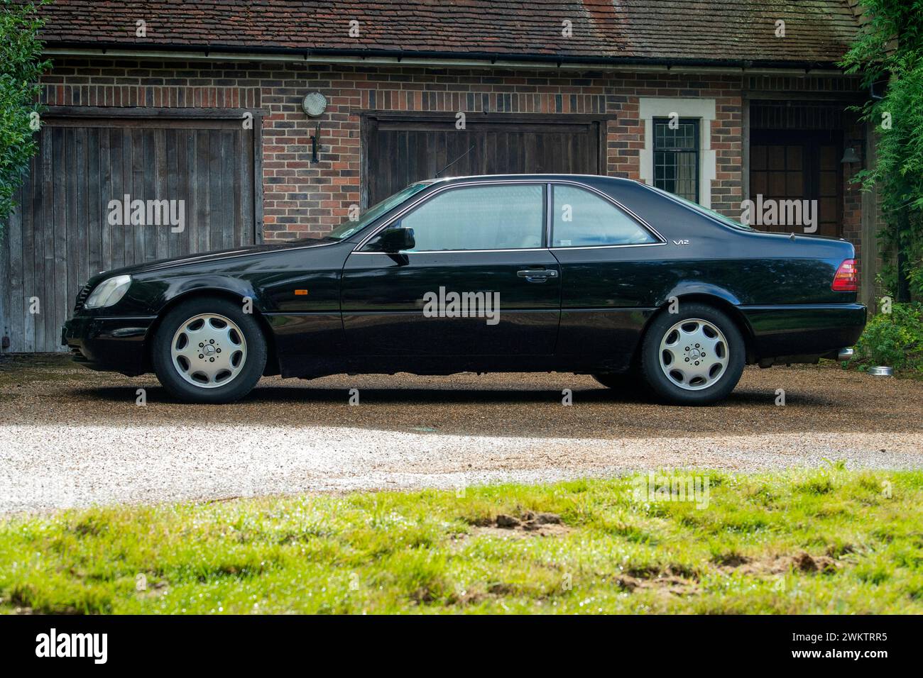 Mercedes benz s class black hi-res stock photography and images - Alamy
