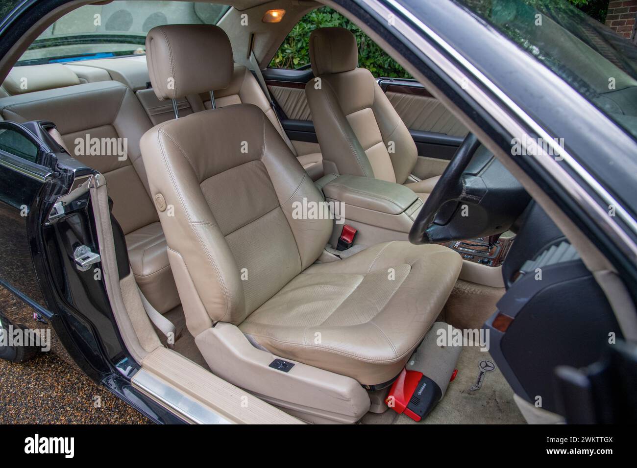 Mercedes w140 hi-res stock photography and images - Alamy
