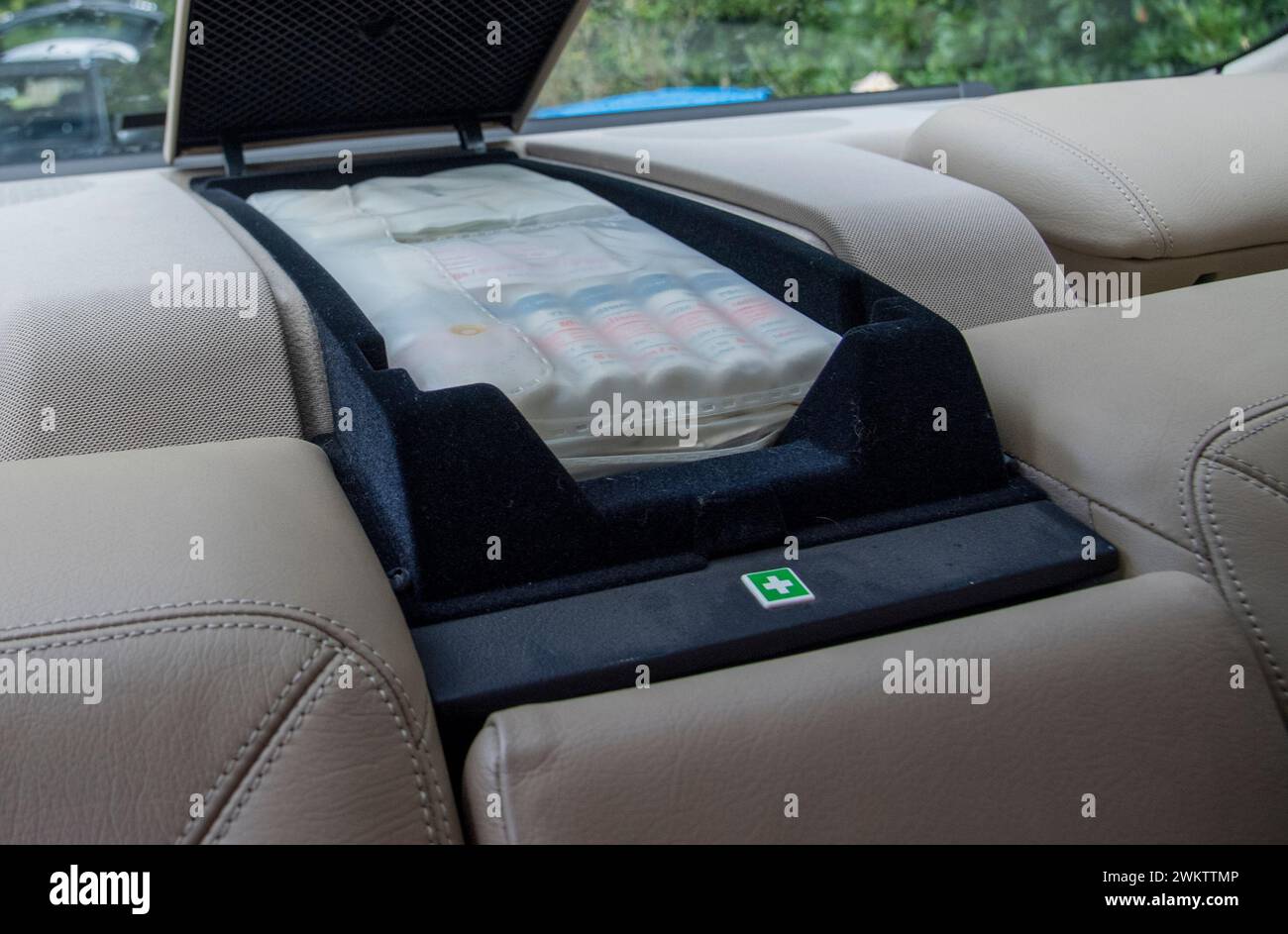 Mercedes w140 hi-res stock photography and images - Alamy