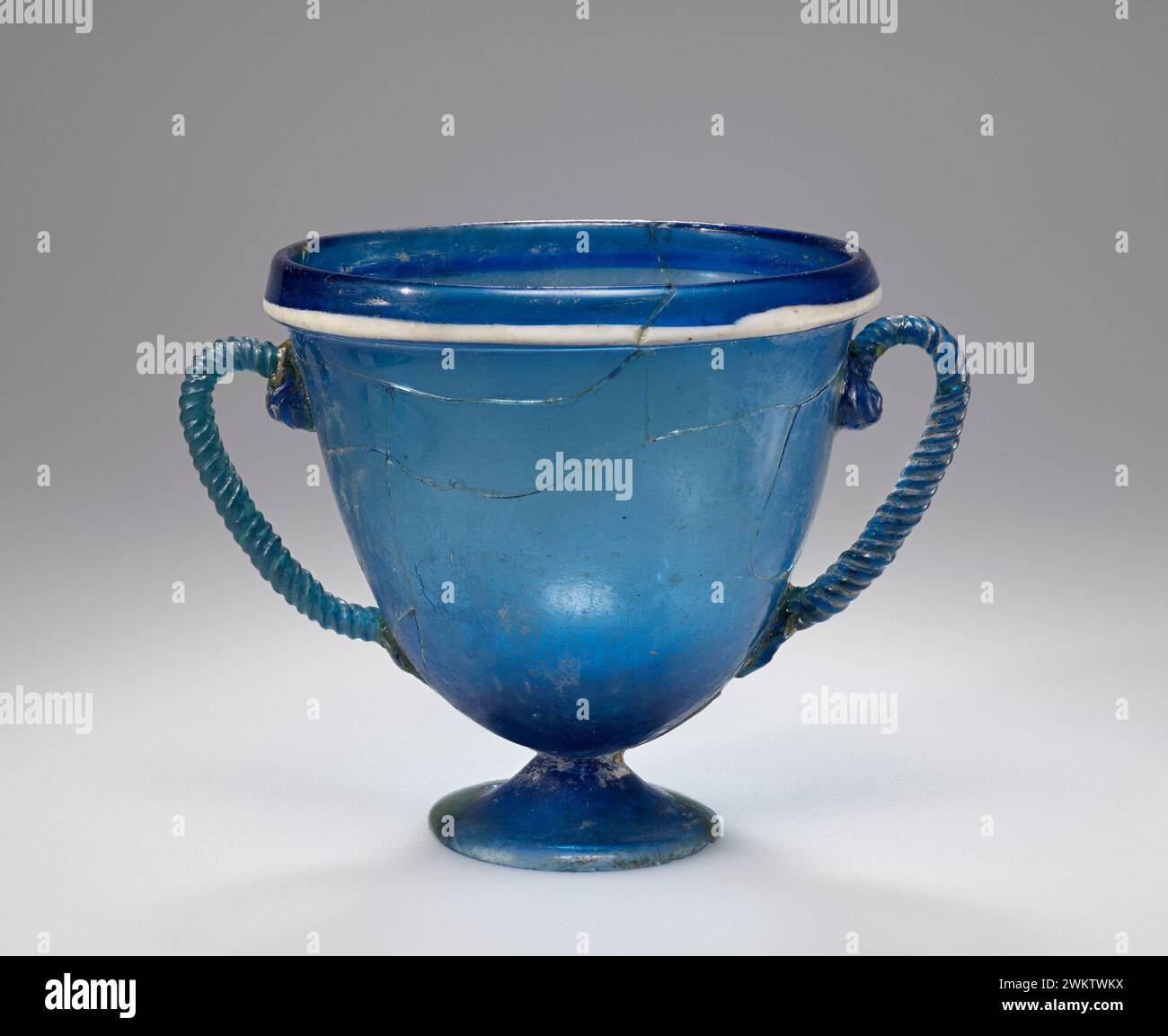 Kantharos hi-res stock photography and images - Alamy