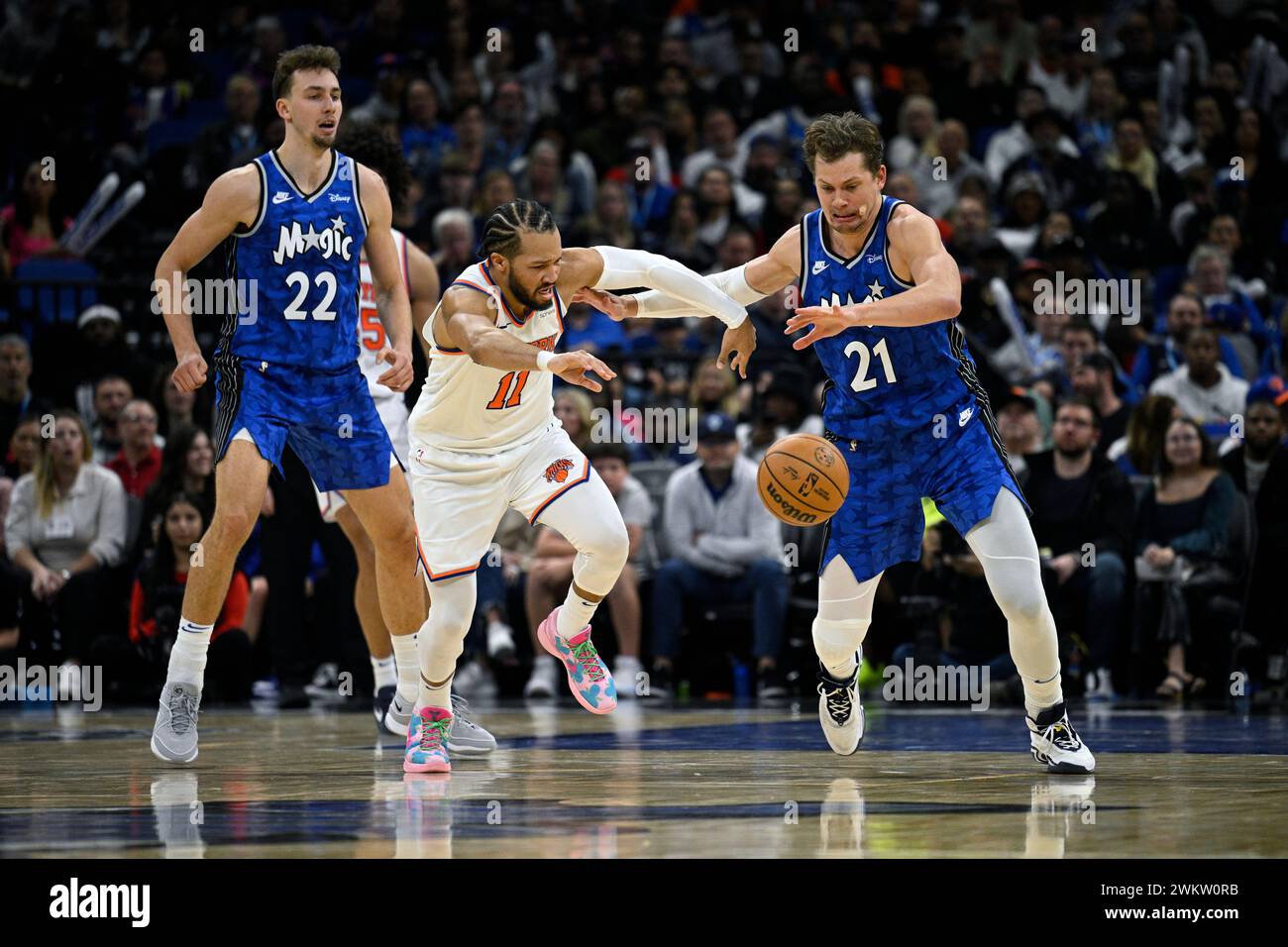 Orlando Magic center Moritz Wagner (21) steals the ball from New York ...