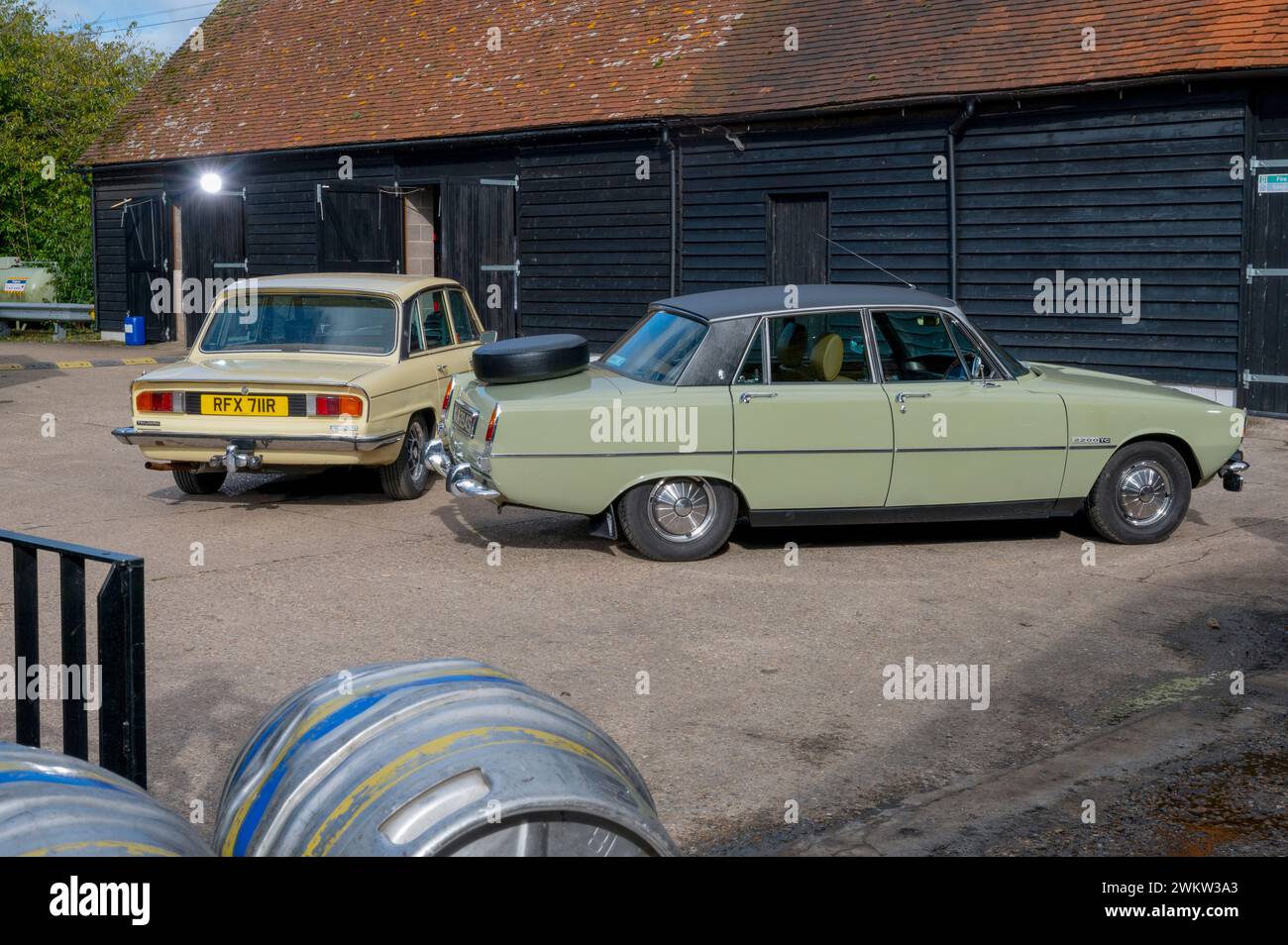 Rover P6 2200TC and Triumph 2500S 1970s British Sports saloon car ...