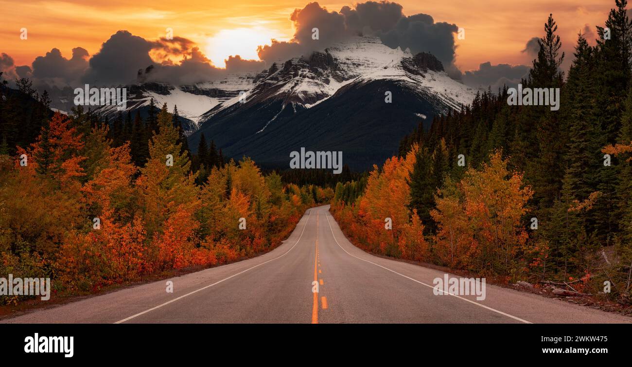 Scenic Road in Canadian Rocky Mountain Landscape. Icefields Pkwy, Banff ...