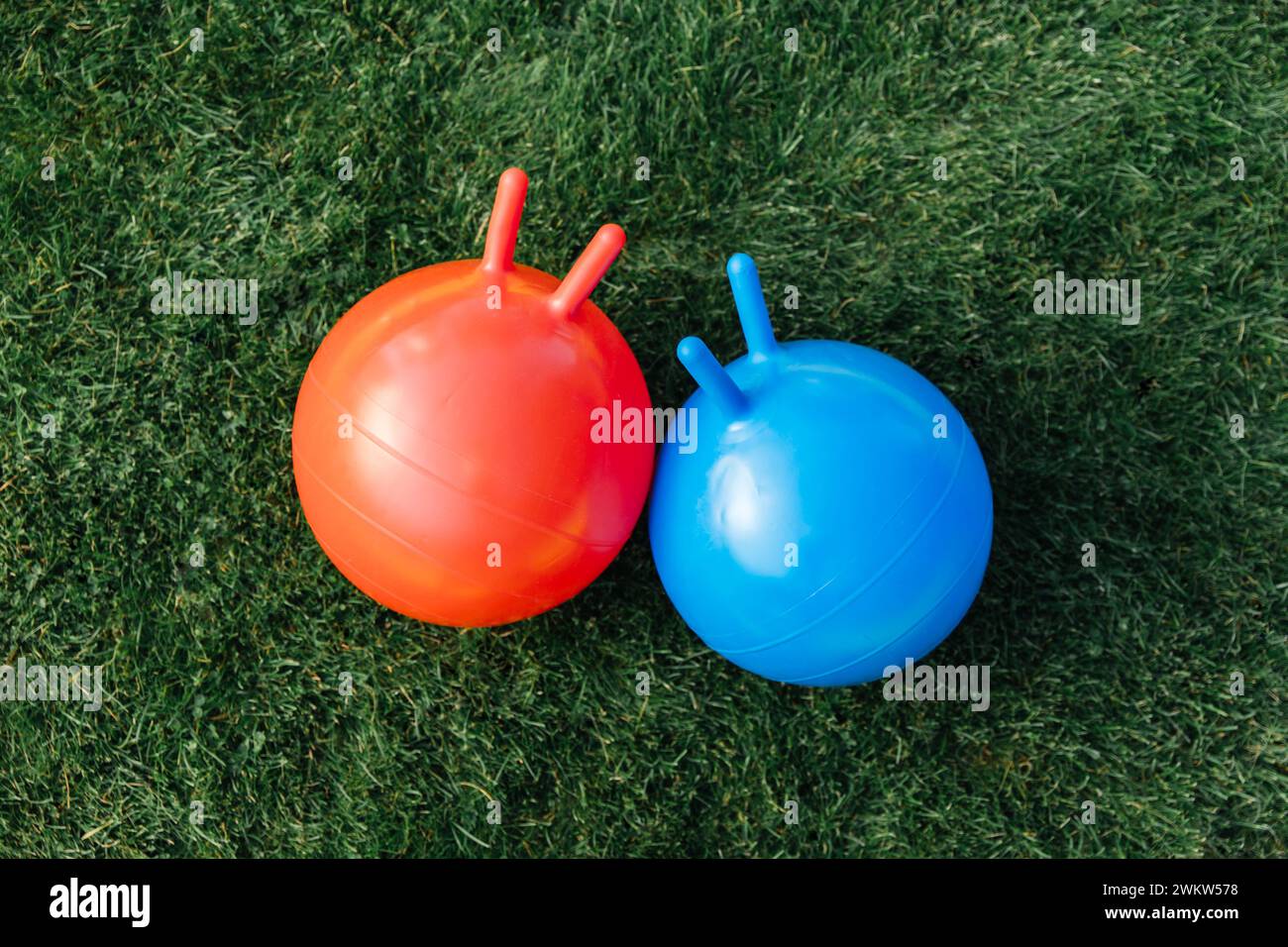 Two balls bouncing hi-res stock photography and images - Alamy