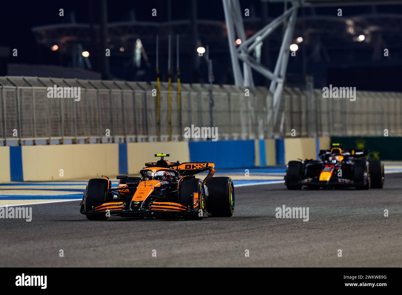 04 NORRIS Lando (gbr), McLaren F1 Team MCL38, 11 PEREZ Sergio (mex), Red Bull Racing RB20 ...