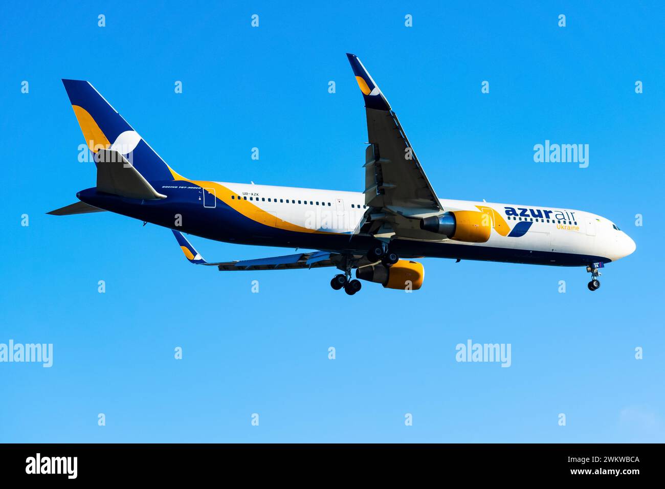 Azur air aircraft hi-res stock photography and images - Alamy