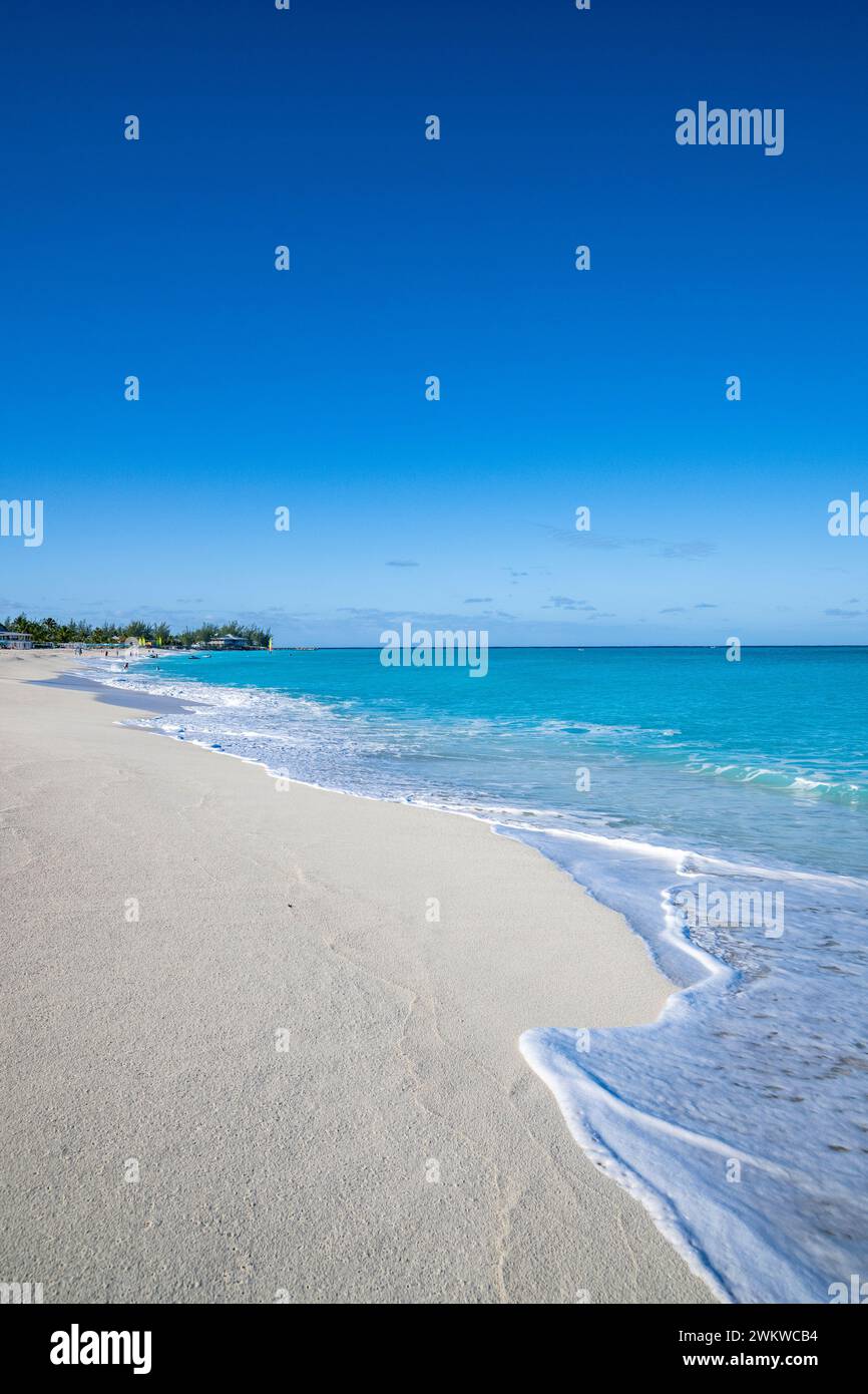 Tropical sea water lapping gently hi-res stock photography and images ...