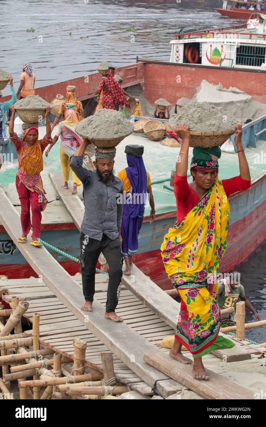 Gabtoli sand market hi-res stock photography and images - Alamy