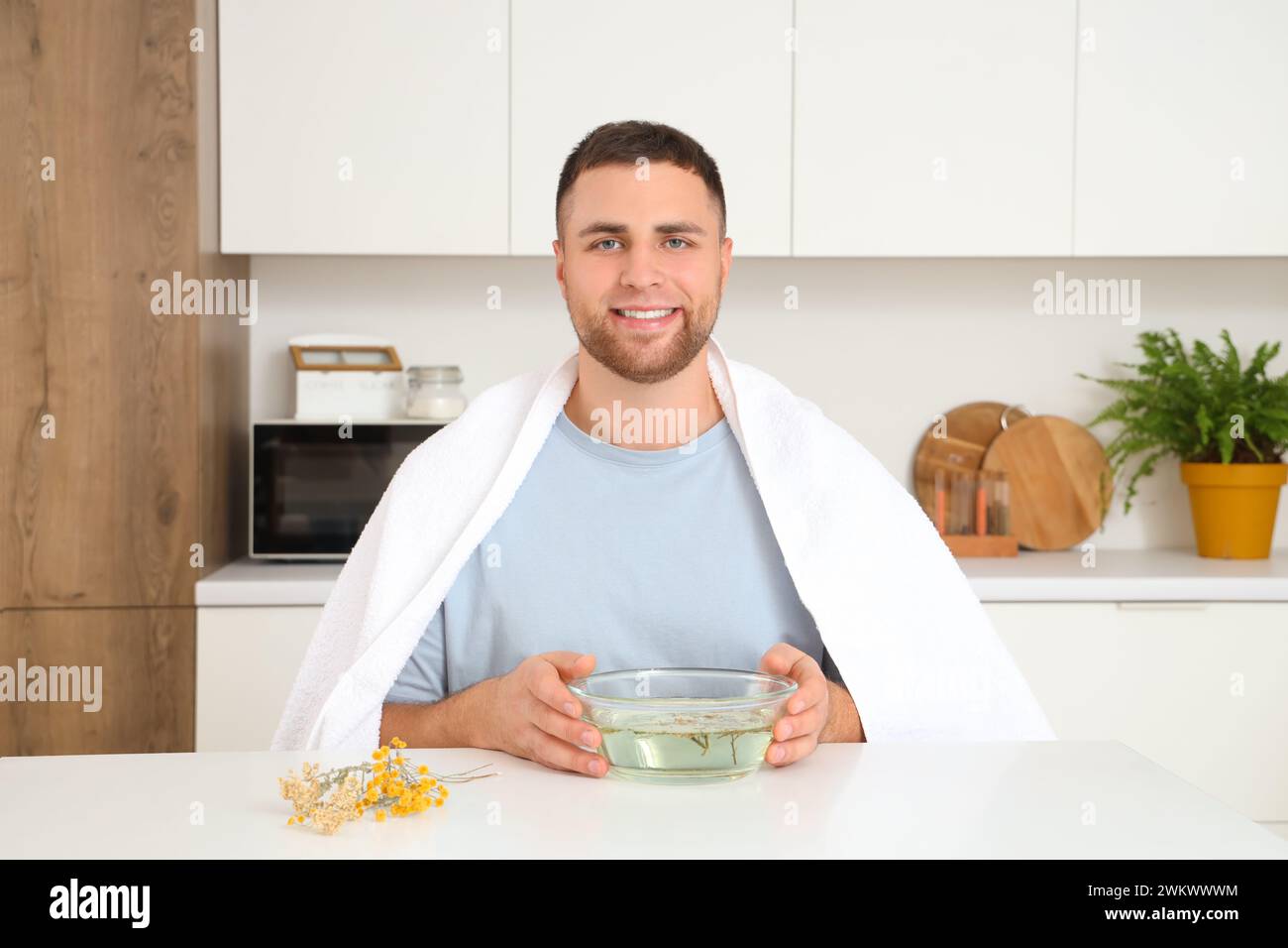 Man inhalation bowl hi-res stock photography and images - Alamy