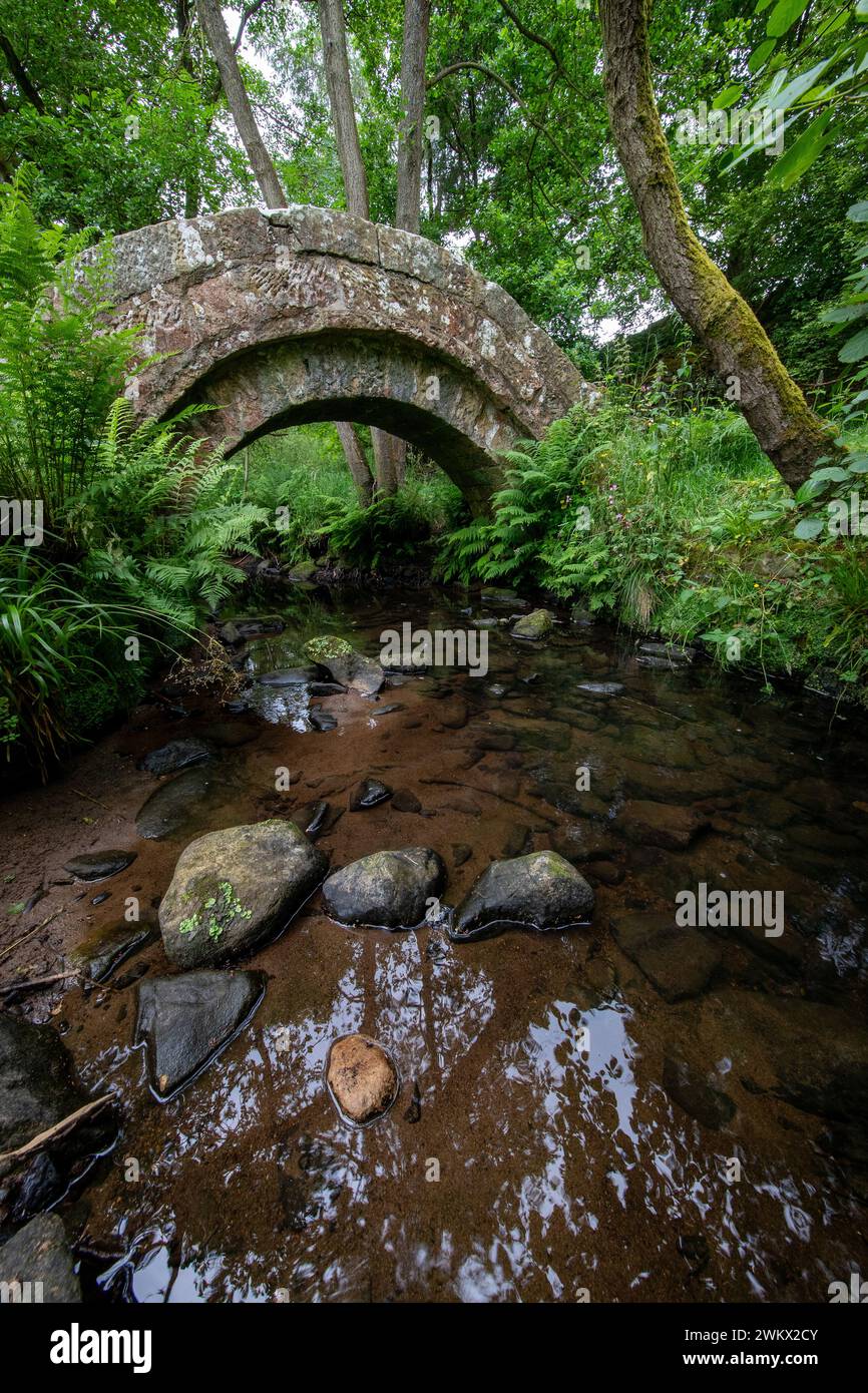 England medieval stone bridge hi-res stock photography and images - Alamy