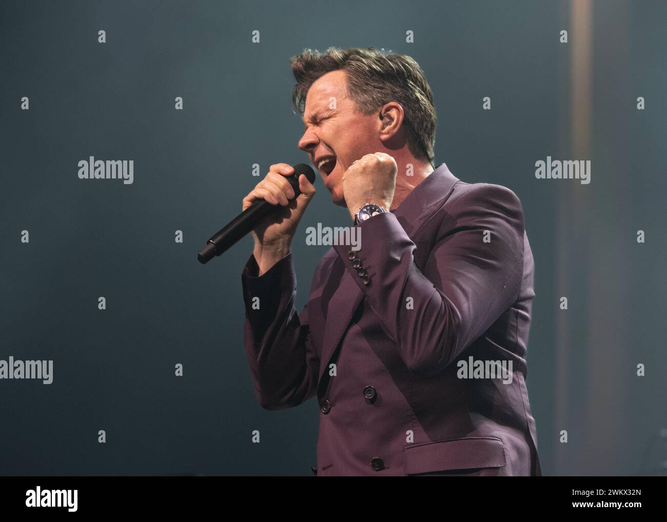Rick astley supported by belinda carlisle hi-res stock photography and ...
