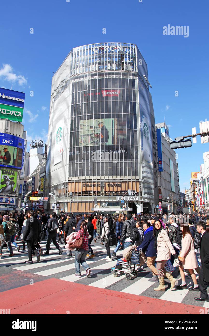 The Shibuya Intersection or Shibuya Crossing in Tokyo, Japan Stock Photo - Alamy