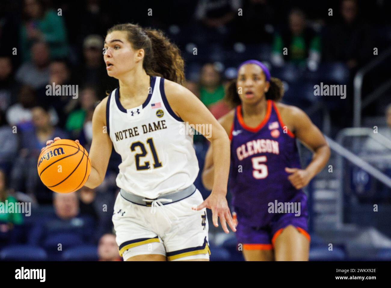 South Bend, Indiana, USA. 22nd Feb, 2024. Notre Dame forward Maddy Westbeld (21) advances the ...