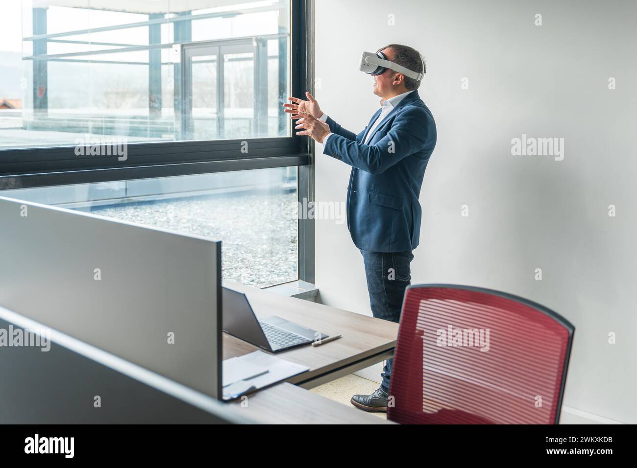 Automatic windows hi-res stock photography and images - Alamy