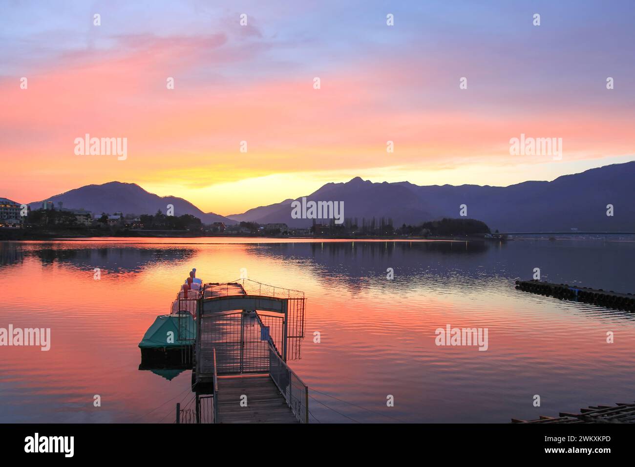 Sunset view of Lake Kawaguchi and Azagawa Village in Fujikawaguchiko ...