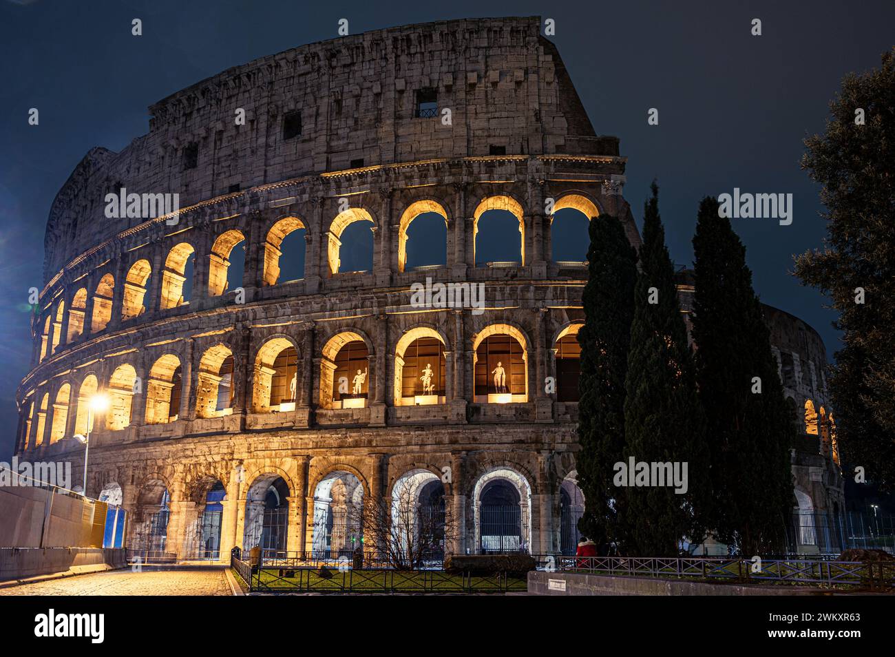 Majestic historical structure stands hi-res stock photography and ...