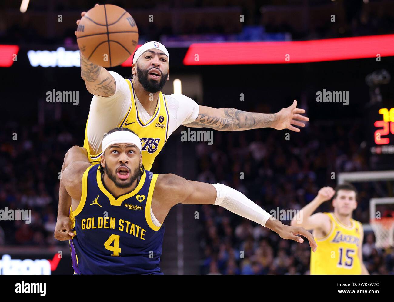 Los Angeles Lakers' Anthony Davis tries to corral a loose ball over ...