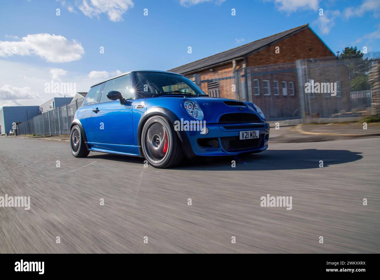 Mini cooper s 2002 hi-res stock photography and images - Alamy
