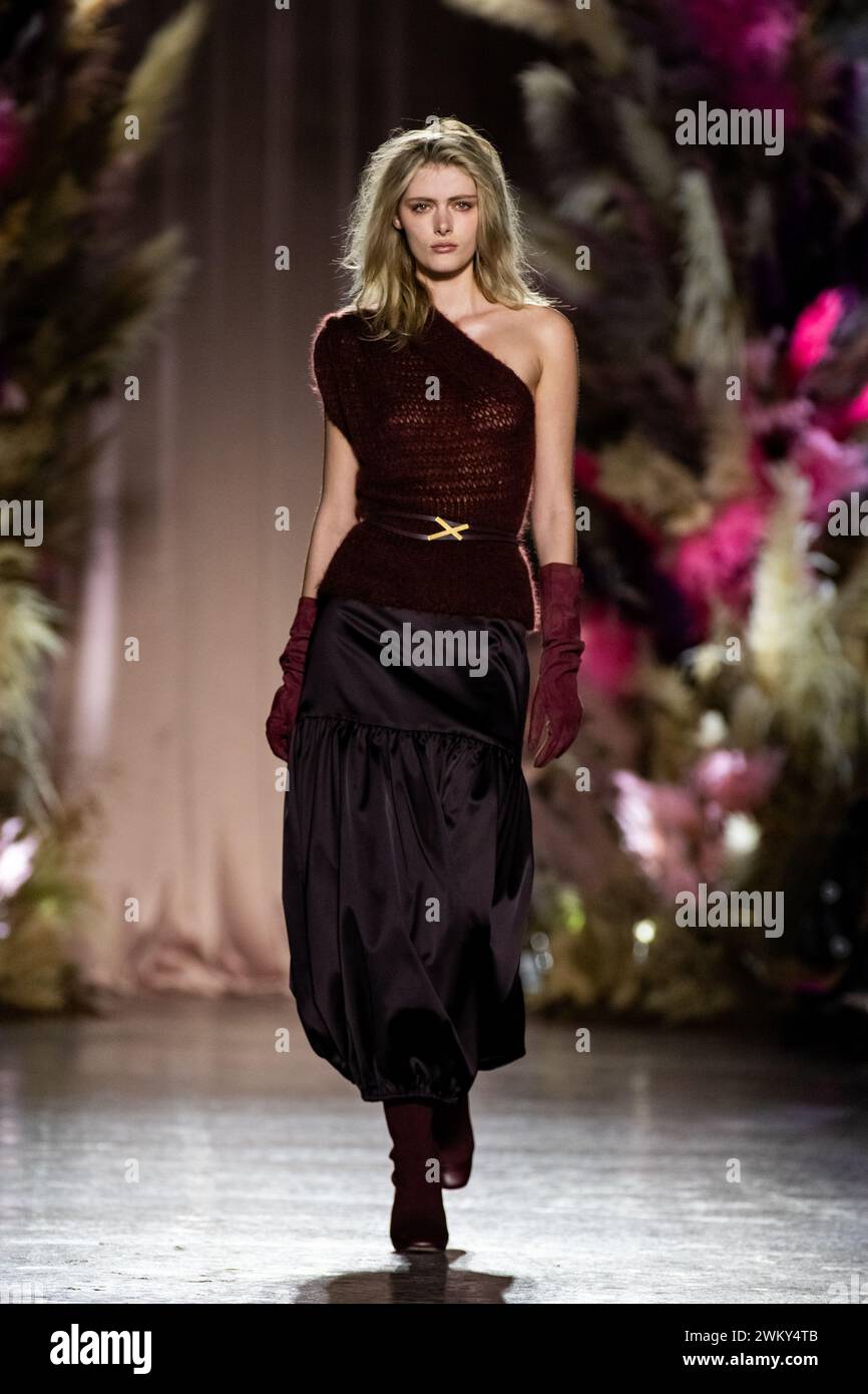 Cara Fravel Milan Fashion Week - Women F/W 2024-25 Genny fashion show ...