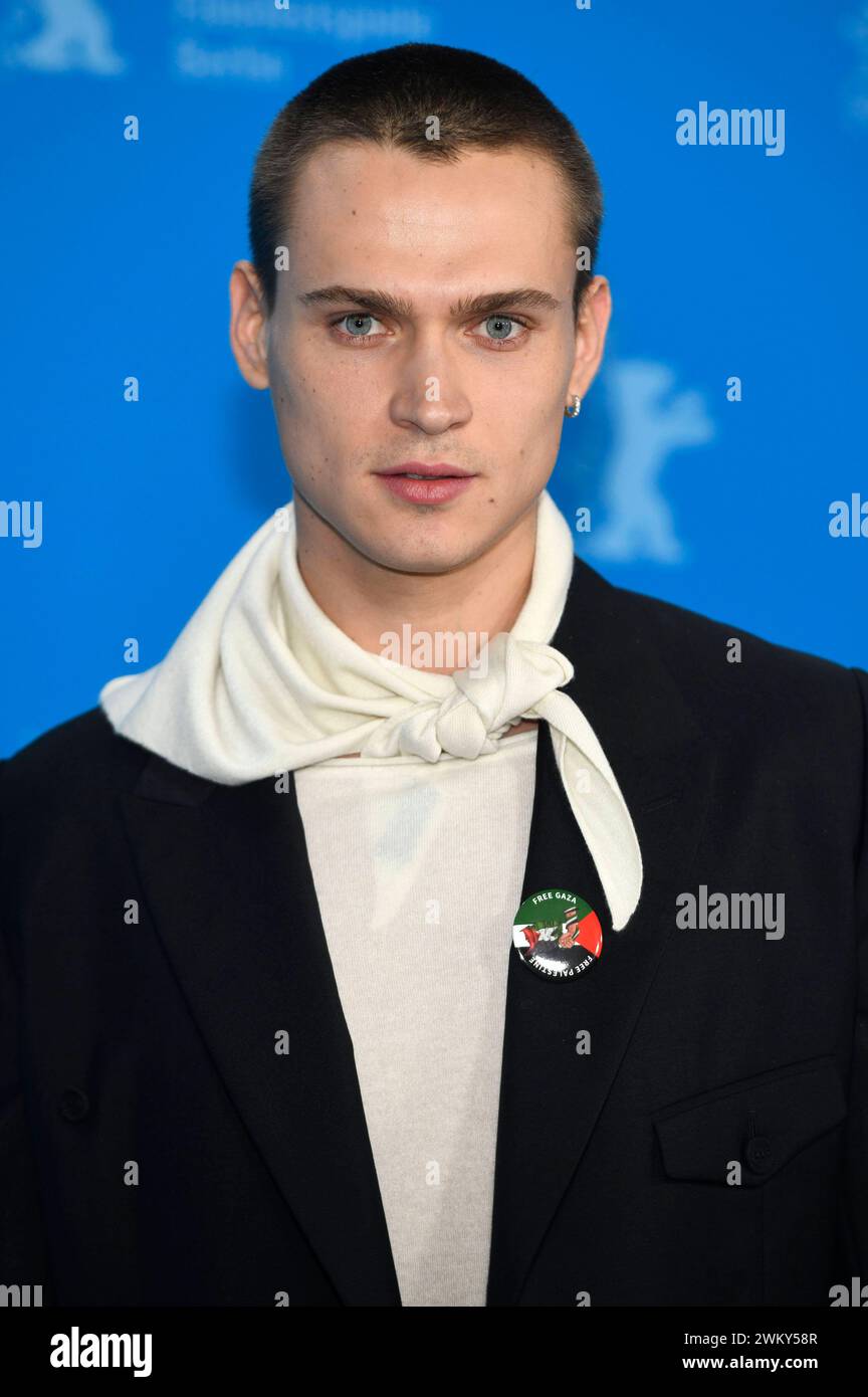 Saul Nanni beim Photocall zur Miniserie Supersex auf der Berlinale 2024 ...