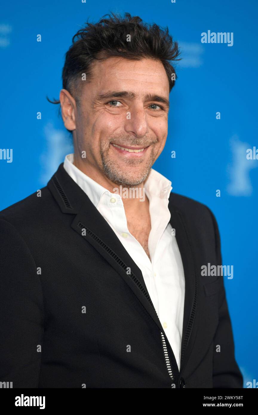 Adriano Giannini beim Photocall zur Miniserie Supersex auf der Berlinale 2024 / 74 ...