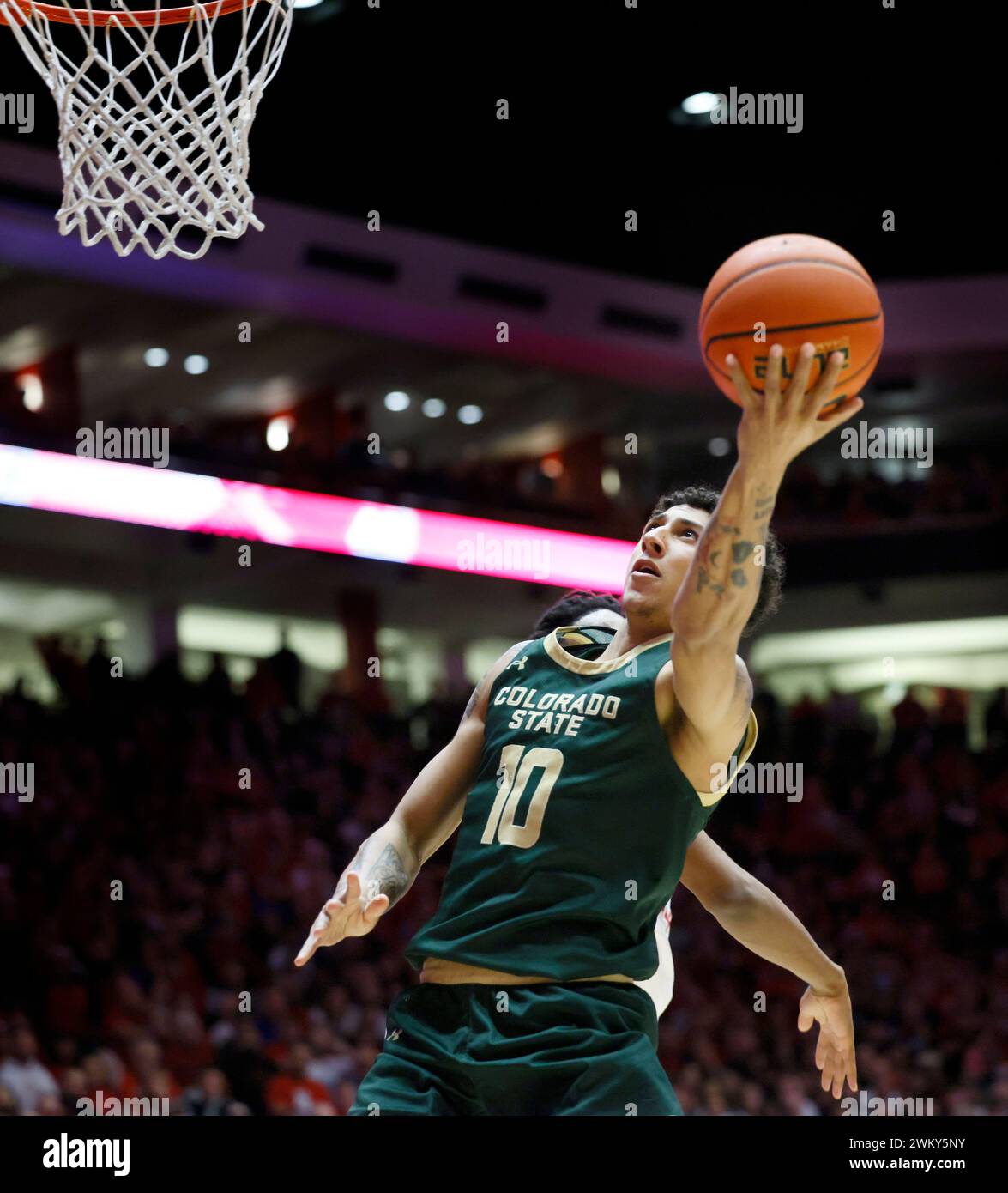 Colorado State guard Nique Clifford scores on a layup against New ...