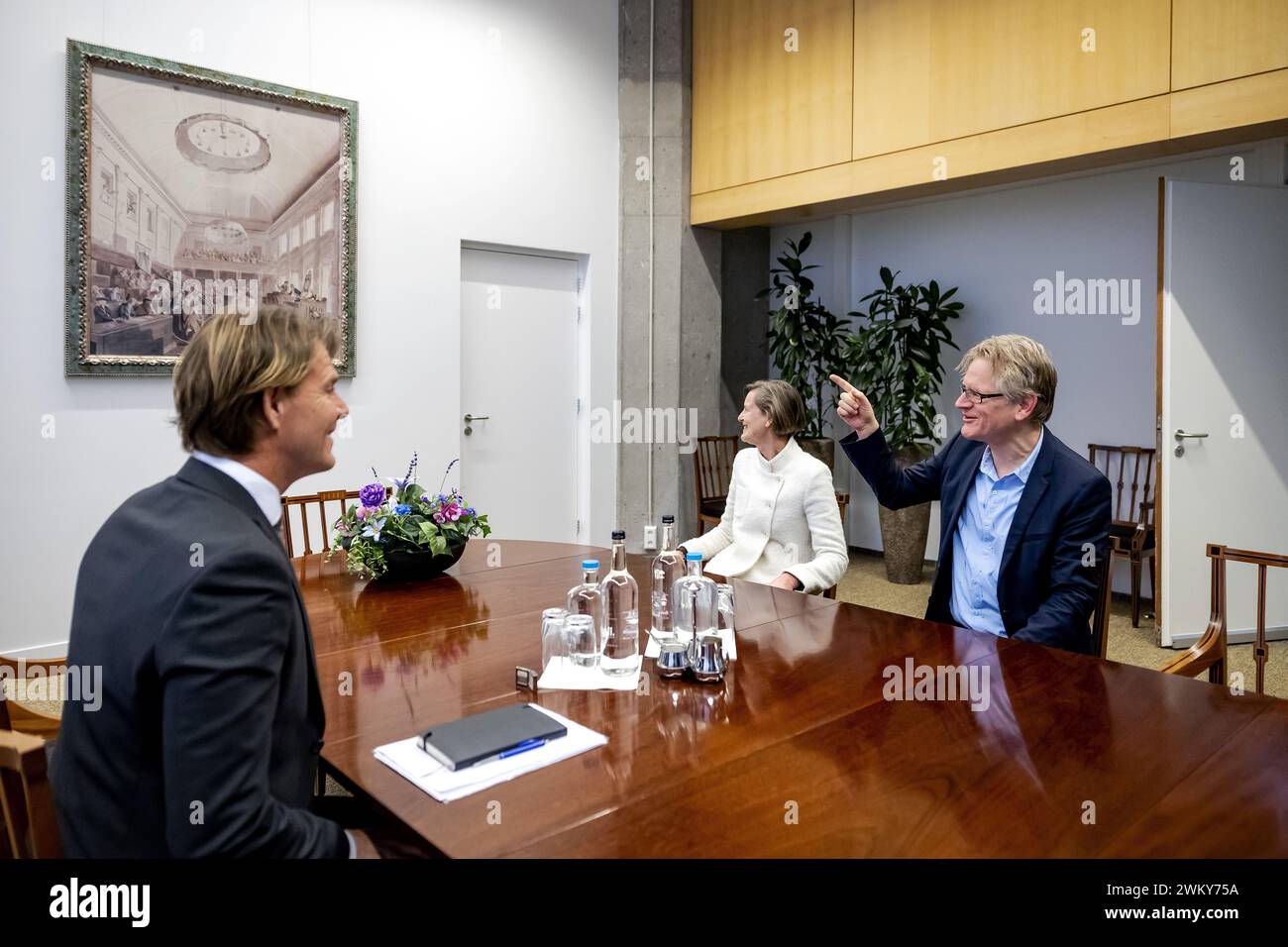 THE HAGUE - 23/02/2024, Informant Kim Putters receives Carla van Baalen ...