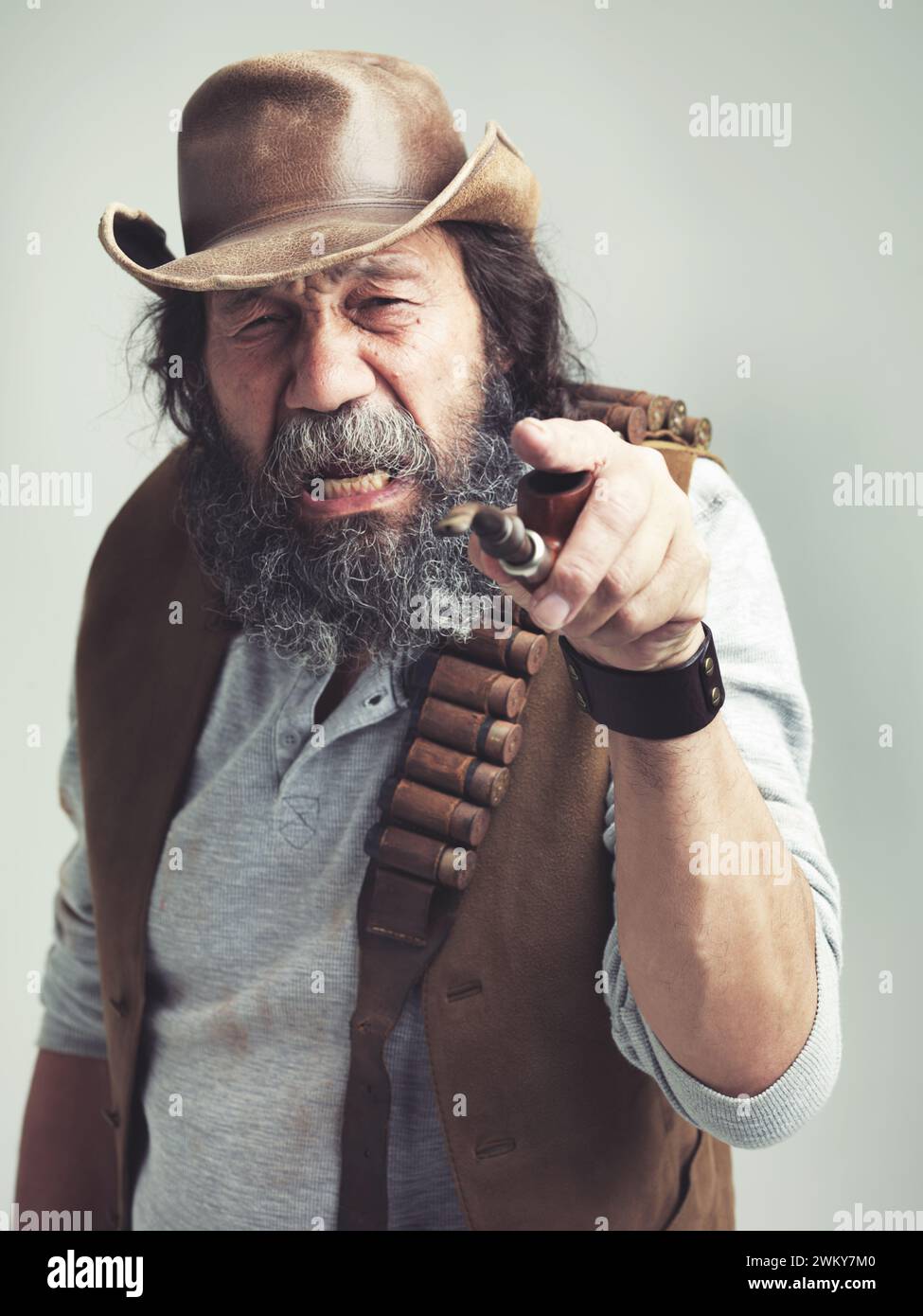 Scruffy old man hi-res stock photography and images - Alamy
