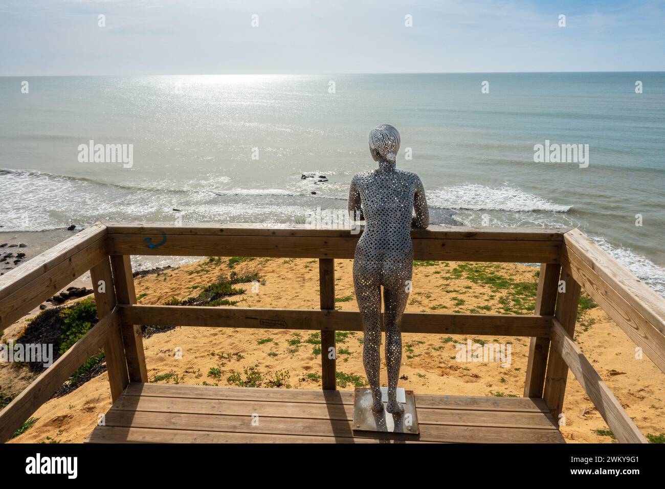 Albufeira metal sculptures hi-res stock photography and images - Alamy