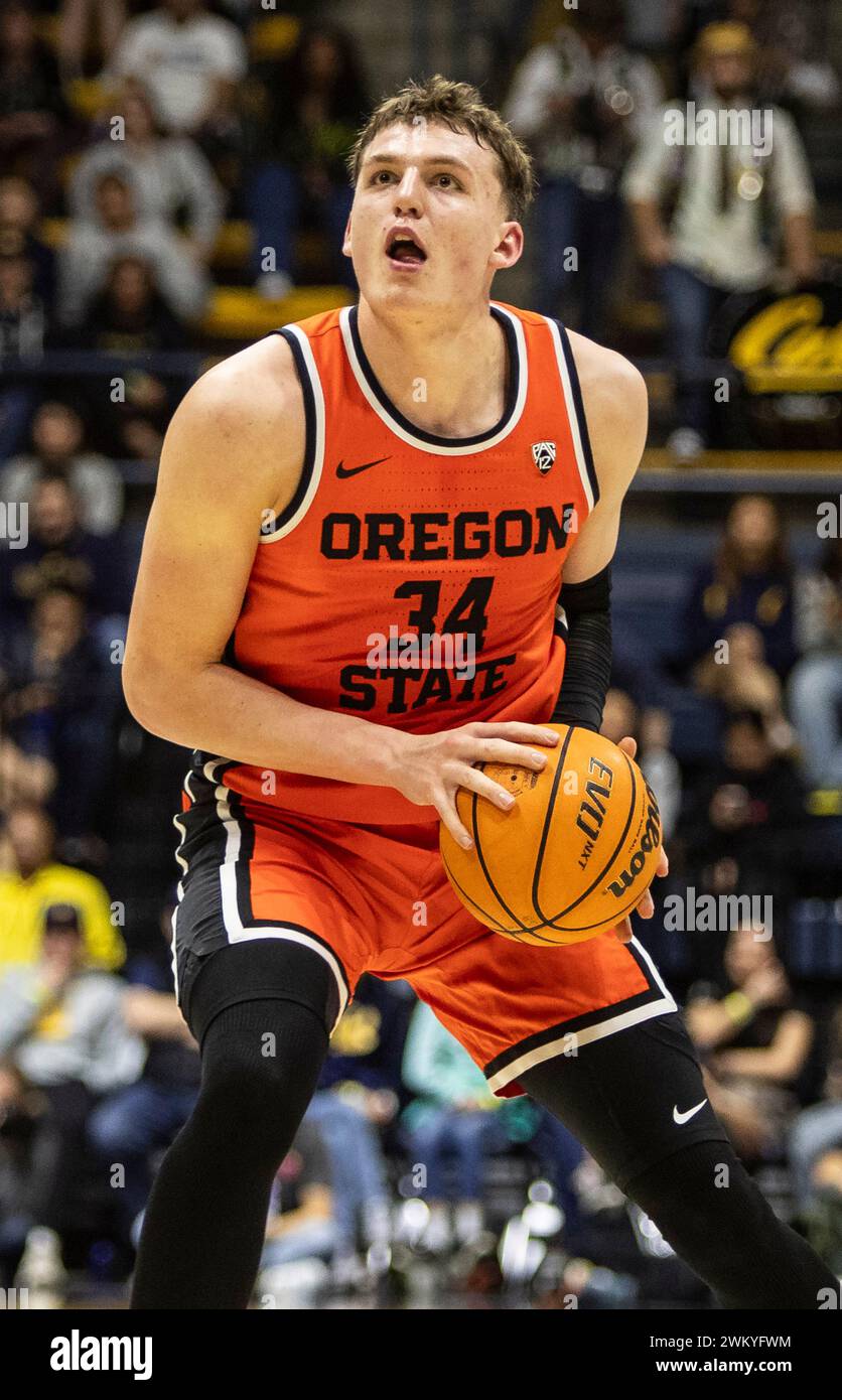 Haas Pavilion Berkeley Calif, USA. 22nd Feb, 2024. CA U.S.A. Oregon ...