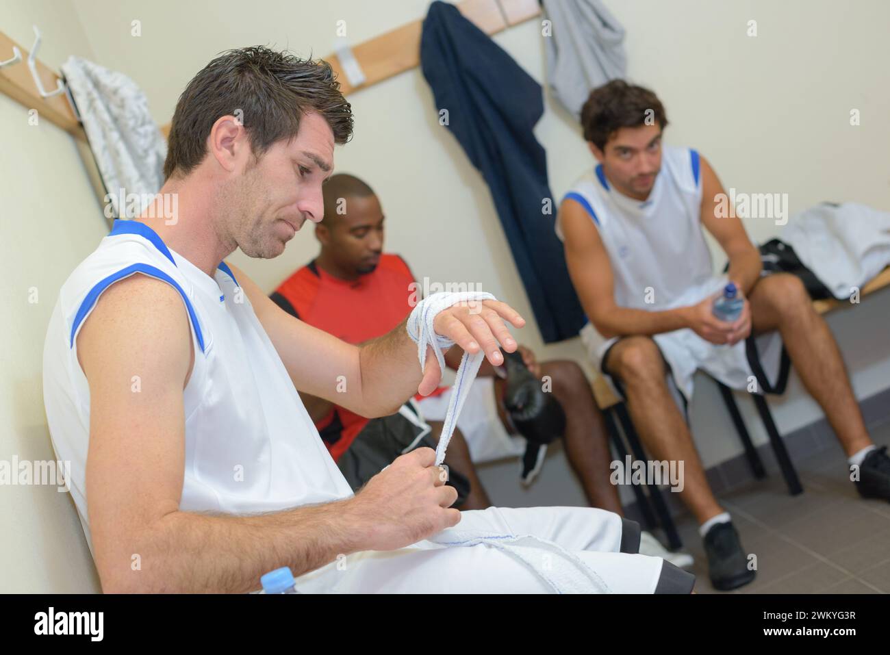 man wrapping his hand with bandage Stock Photo - Alamy