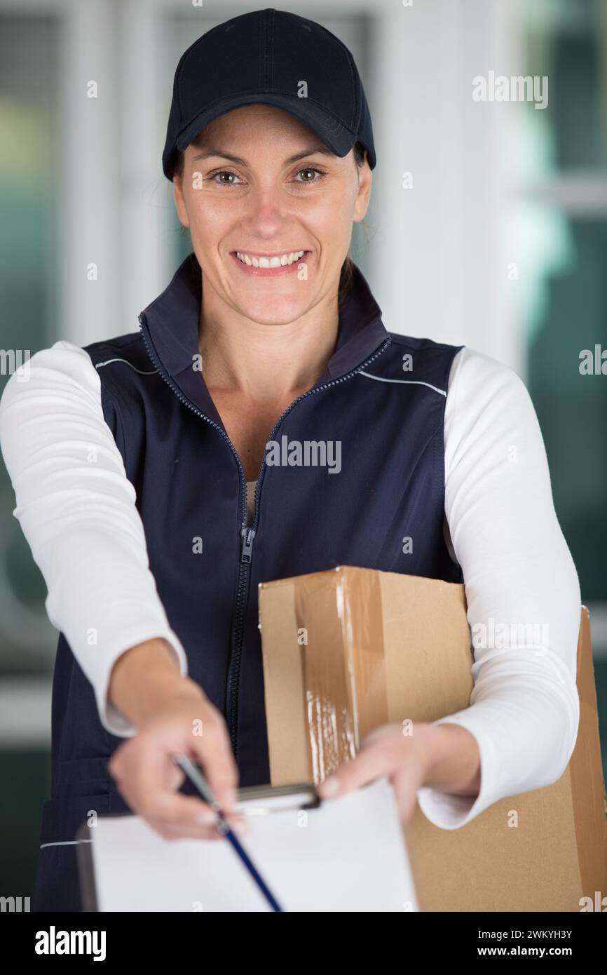 Consignee hi-res stock photography and images - Alamy