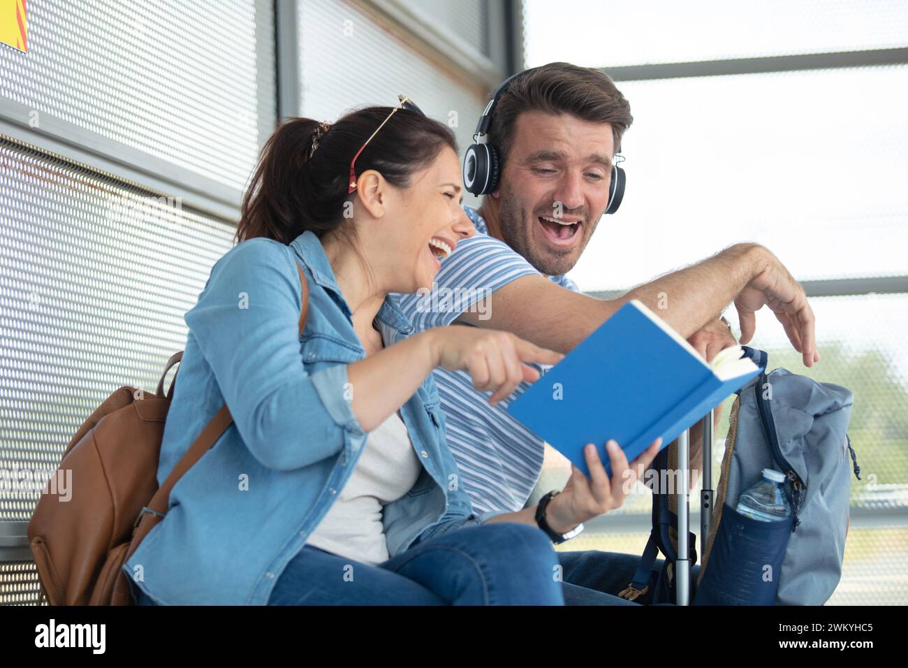 Couple flirt bus hi-res stock photography and images - Alamy