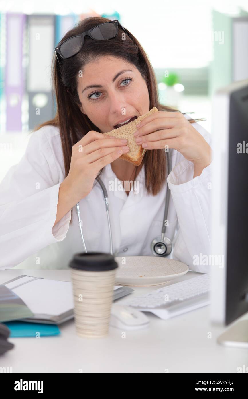 Doctor having a break hi-res stock photography and images - Alamy