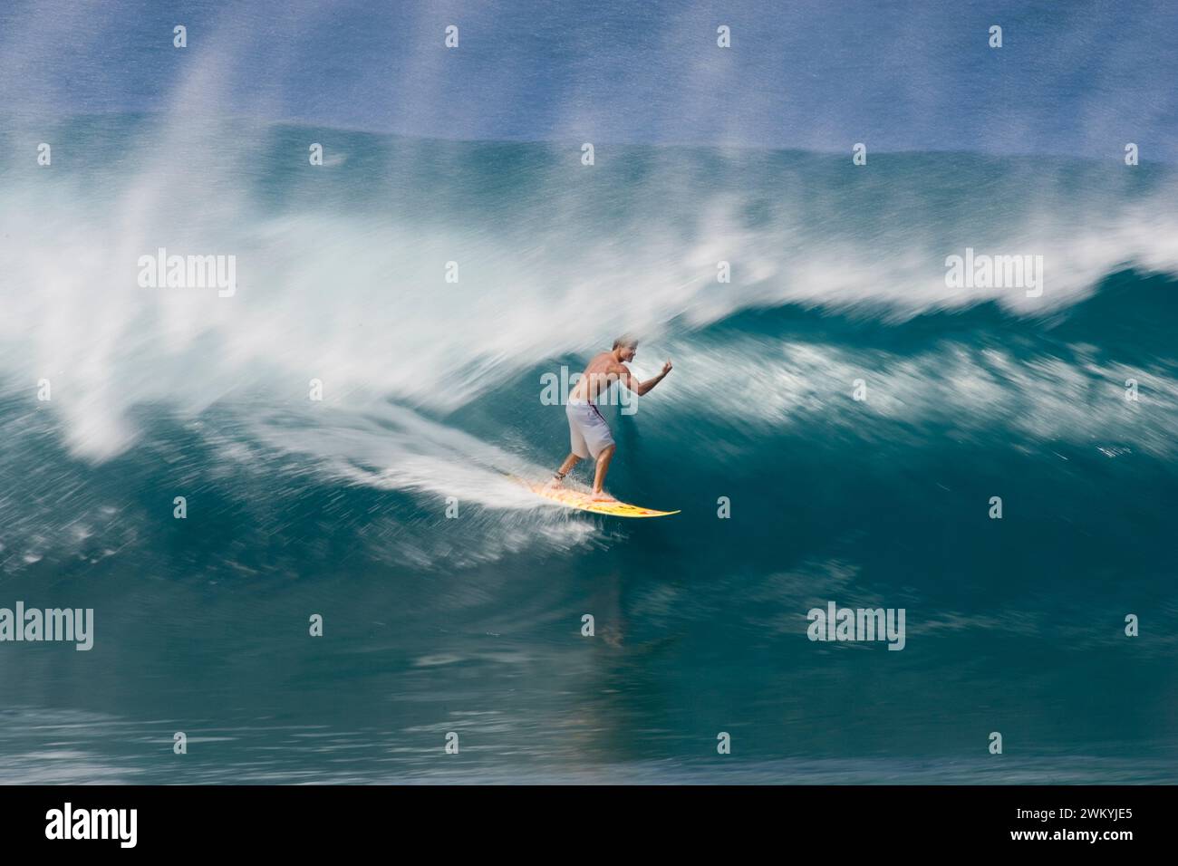 big wave surfing Stock Photo - Alamy