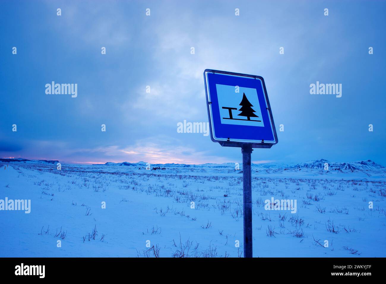 Cool tone sign hi-res stock photography and images - Alamy