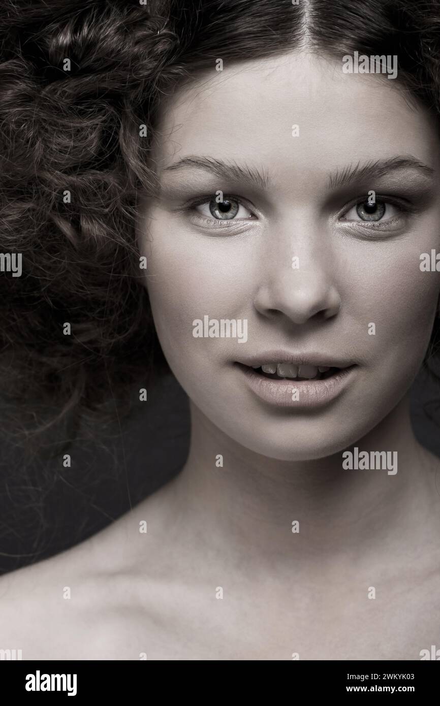 Pretty 16 year old girl hi-res stock photography and images - Alamy