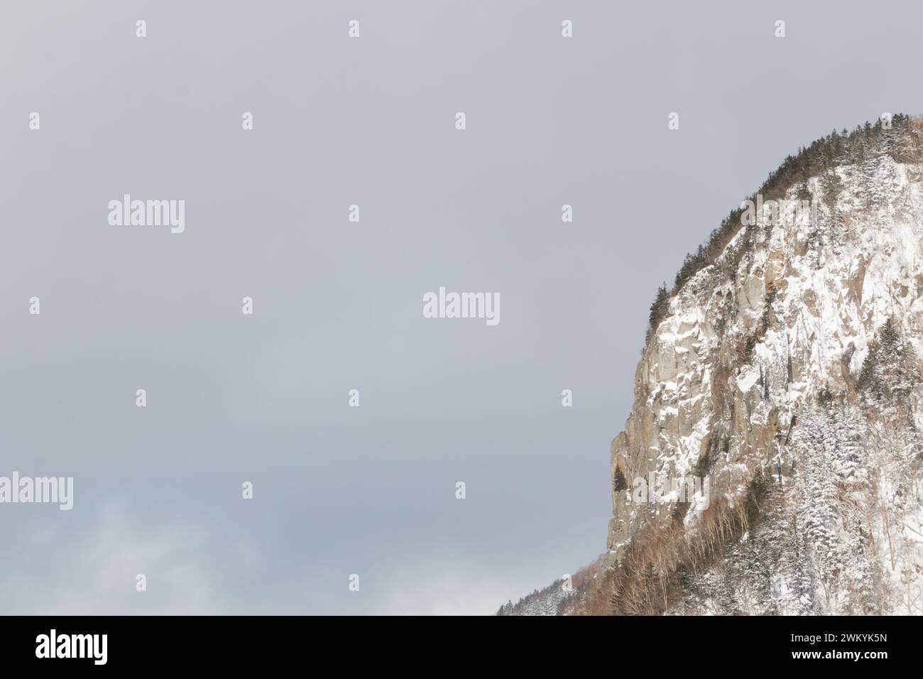 Rock winter hi-res stock photography and images - Alamy
