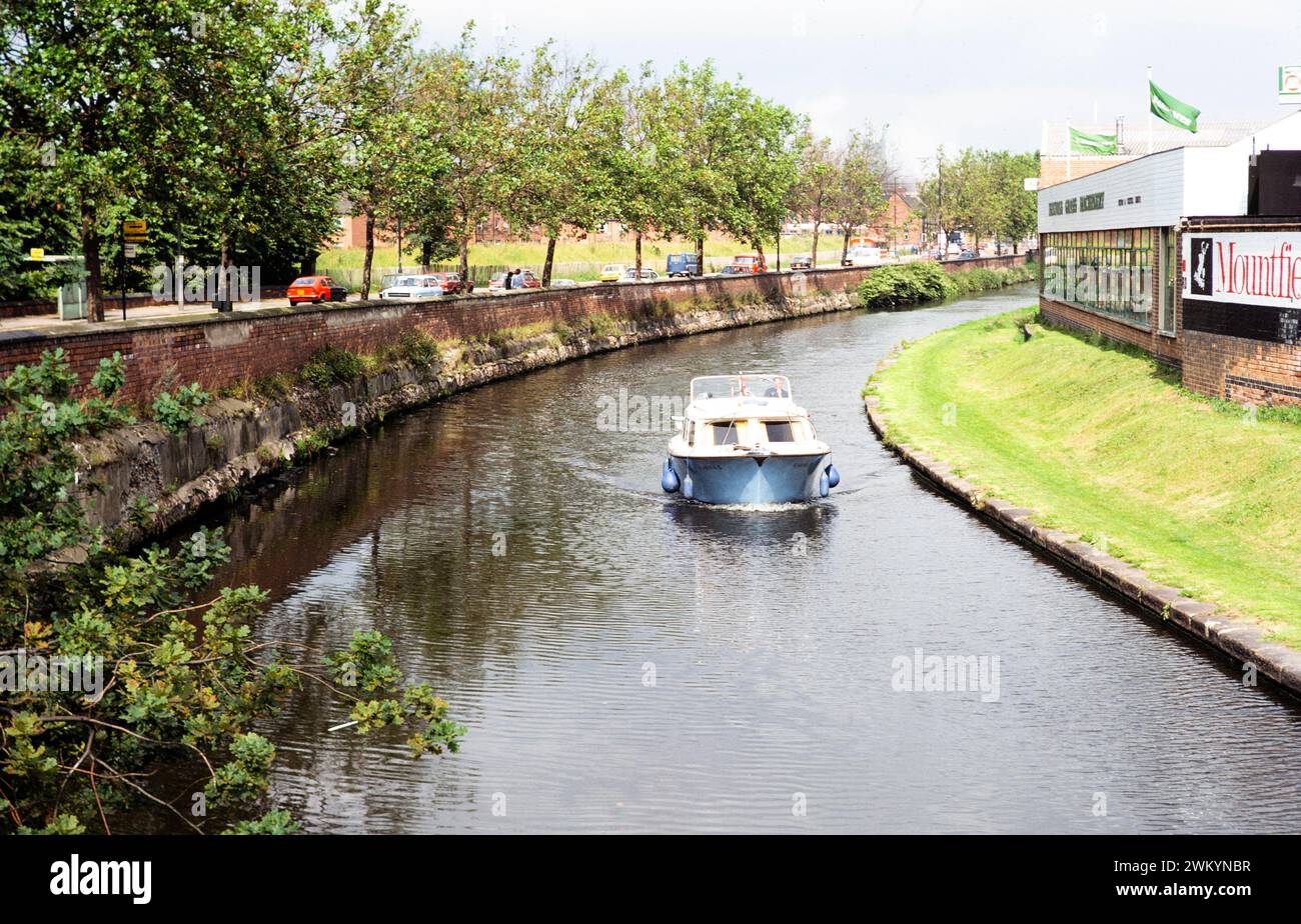 Boat on Nottingham Canal, London Road, Nottingham, Nottinghamshire ...