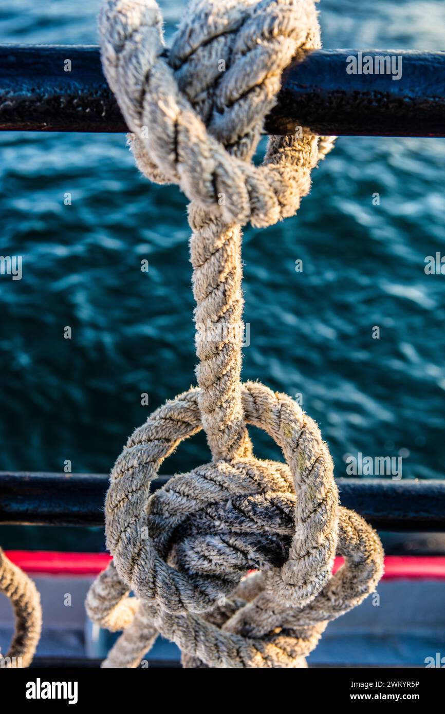 Nautical knots hi-res stock photography and images - Alamy