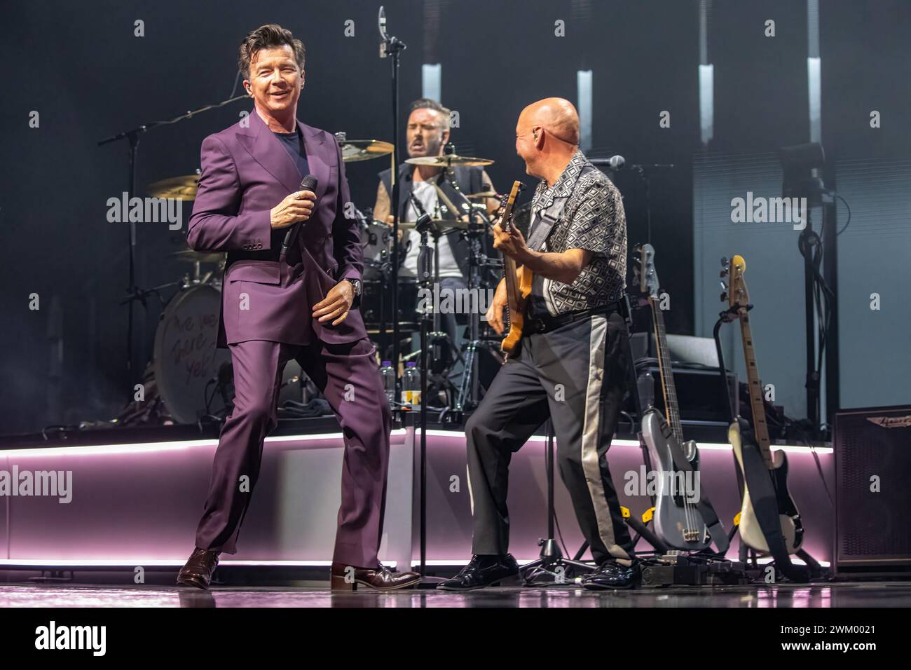 Rick astley with the bands bassist hi-res stock photography and images ...