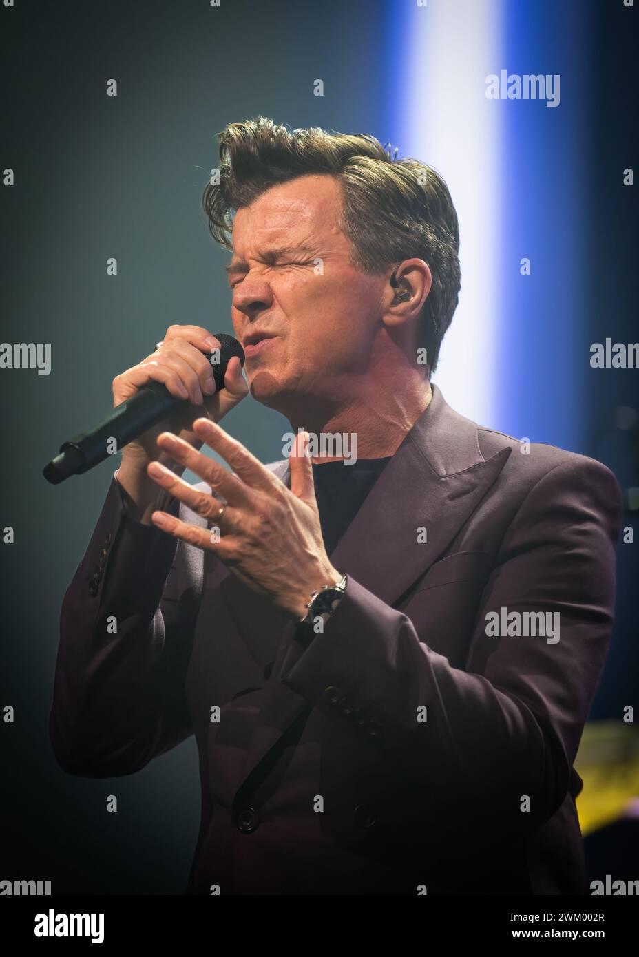Rick astley supported by belinda carlisle hi-res stock photography and ...